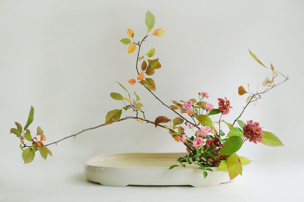 MORIBANA – BOEL LINDBERGH – MÄSTARE IKEBANA OHARA